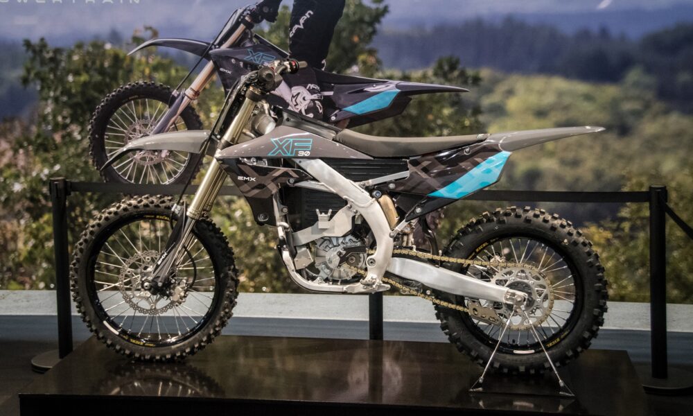 XF30 - Une Yamaha électrisante signée EMX Powertrain