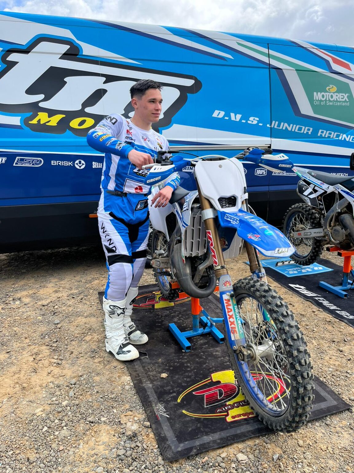 Enzo Lefebvre monte sur l'Europe 125 avec DVS Junior Racing